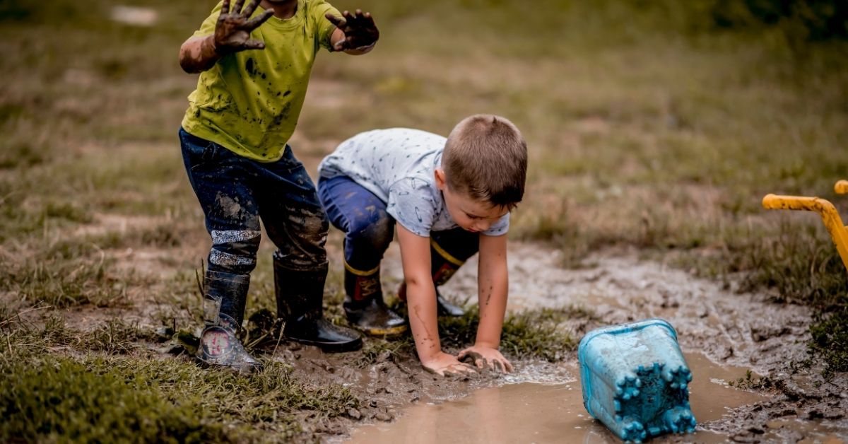 7 Benefits of Mud Play - Early Child Development - The ParentZ