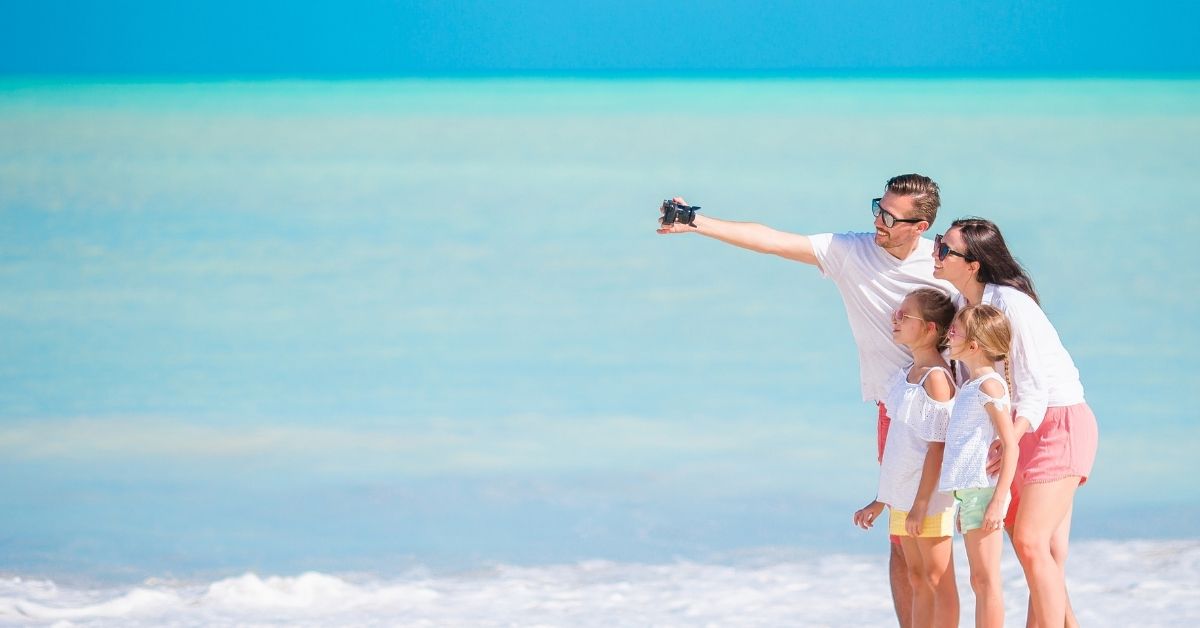 Family Photo Fun: Theme, Outfit, Click! - The ParentZ