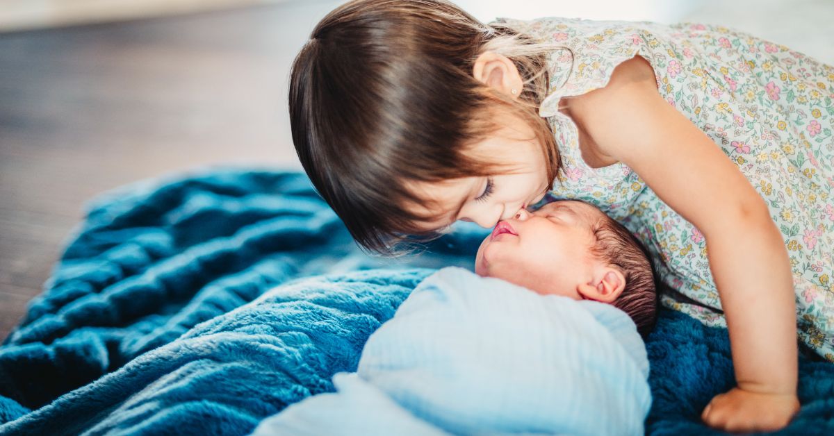 How To Make Older Siblings Feel Special With A New Baby - The ParentZ